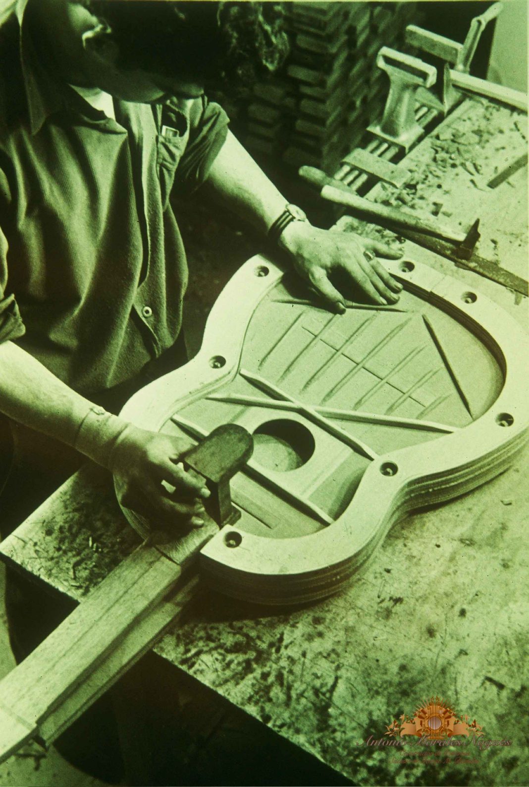 Construcción de una guitarra | Guitarra.online